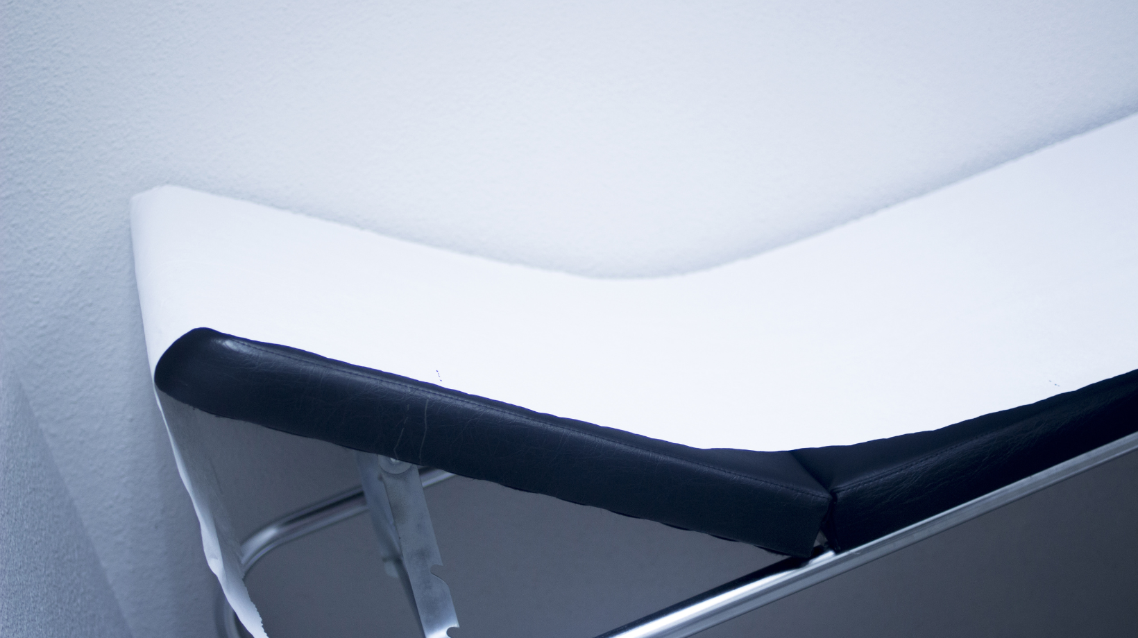 The use of disposable medical sheets